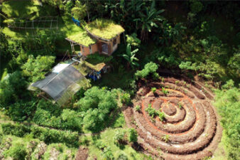 Construcción Natural Modelado Directo en Tierra | Asociación Gaia